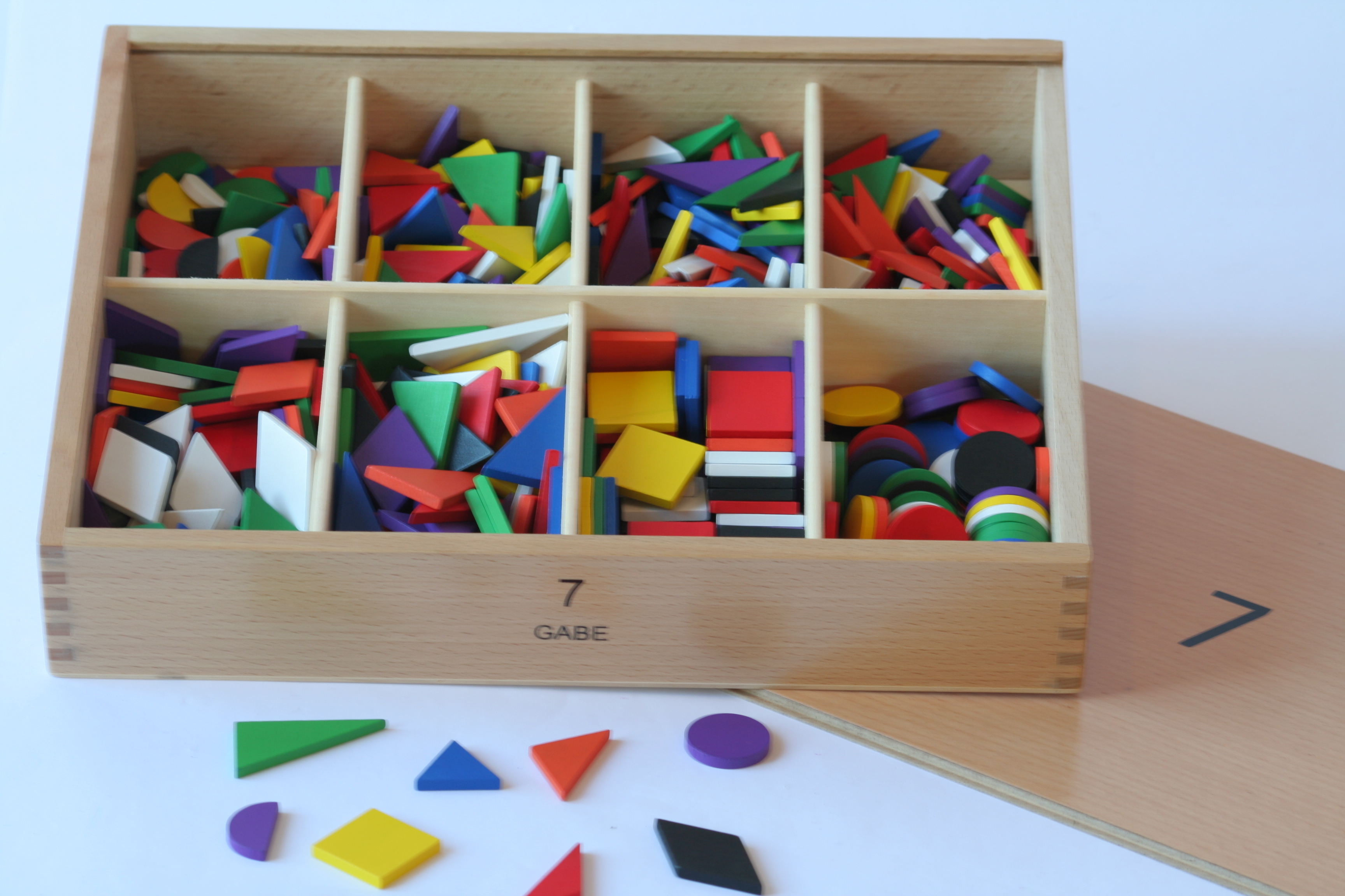gift 7 – parquetry tablets | Montessori Pre-School Supplies