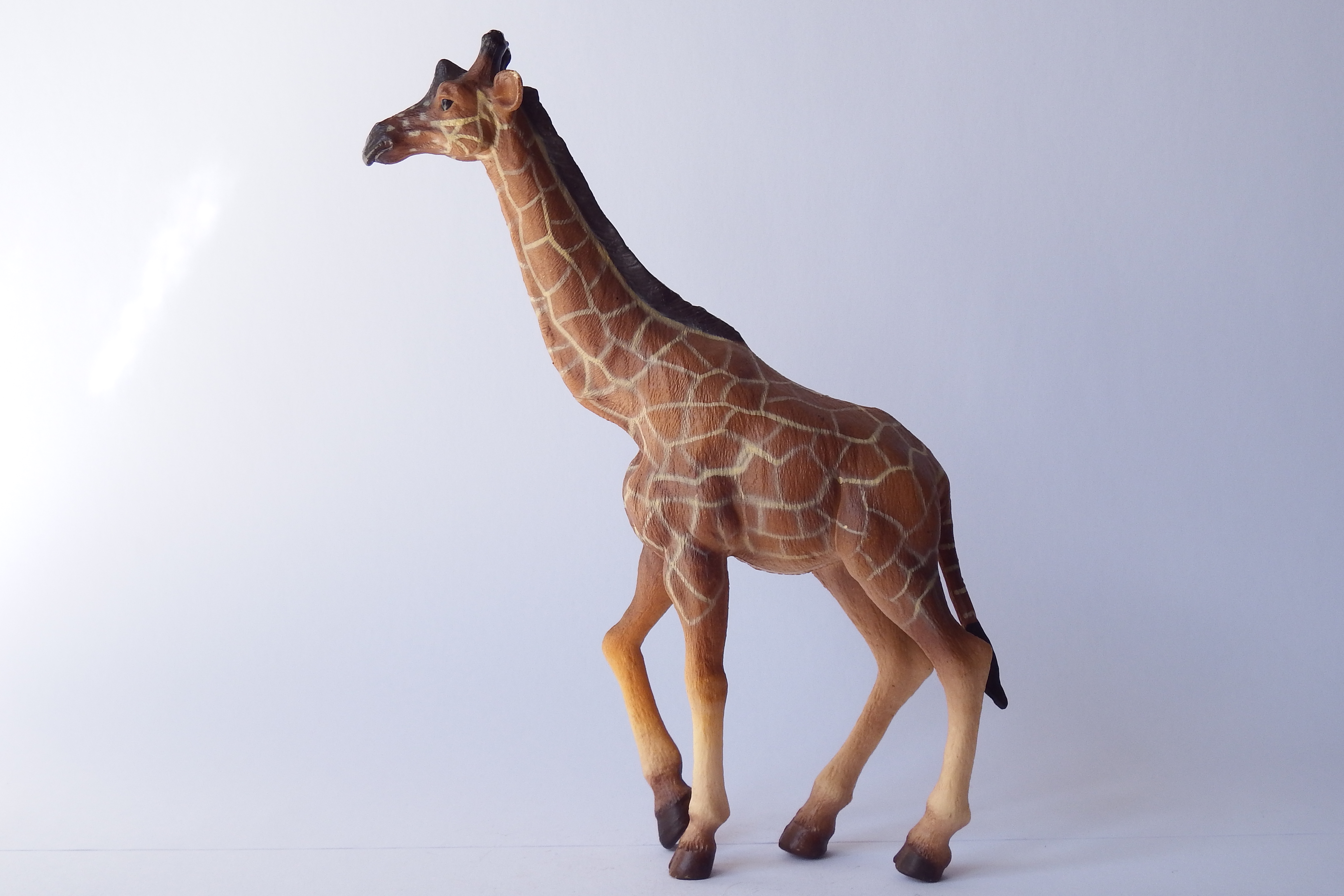 Giraffe L 16 H 17 cm | Montessori Pre-School Supplies