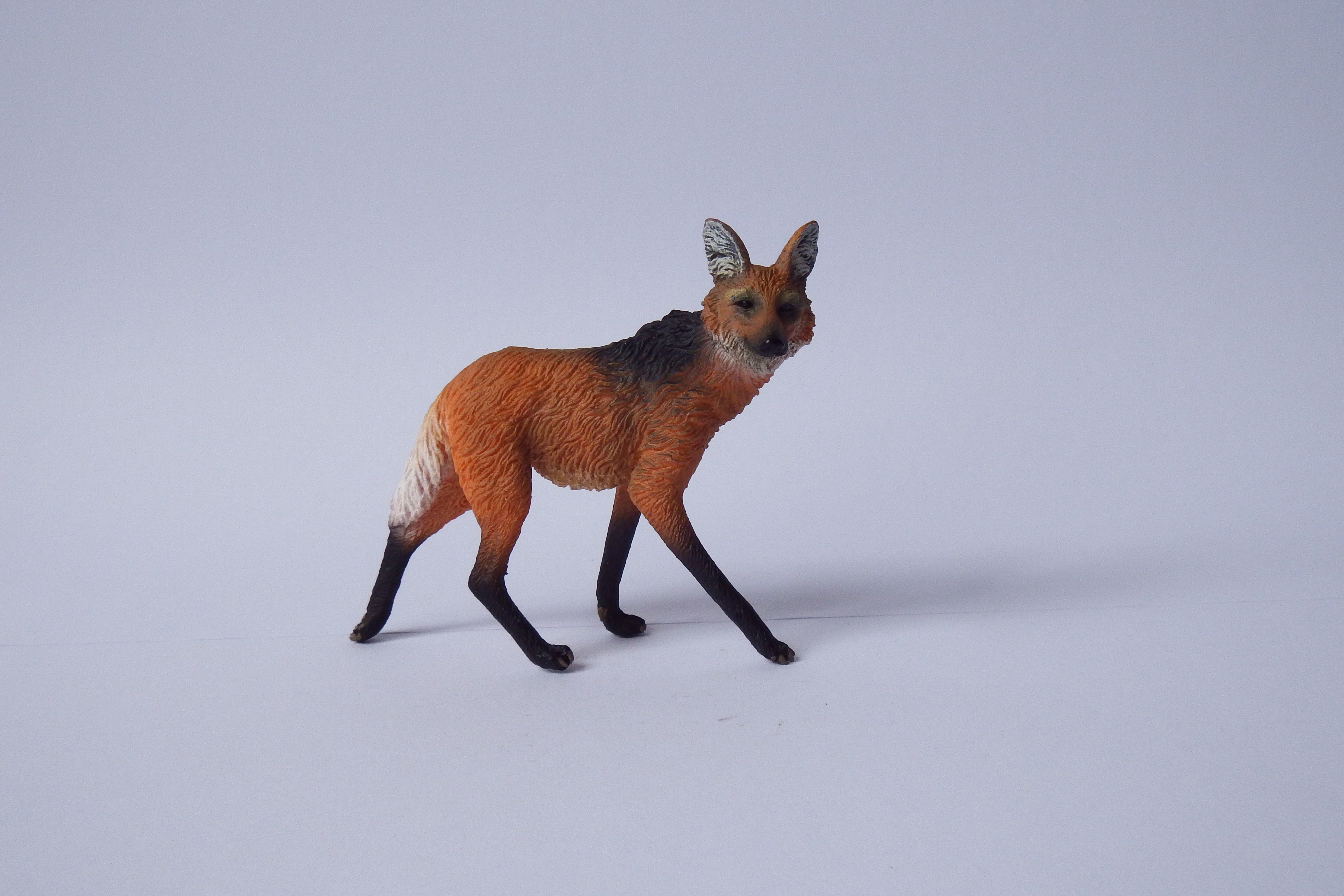 Maned wolf L 8 H 8 cm | Montessori Pre-School Supplies