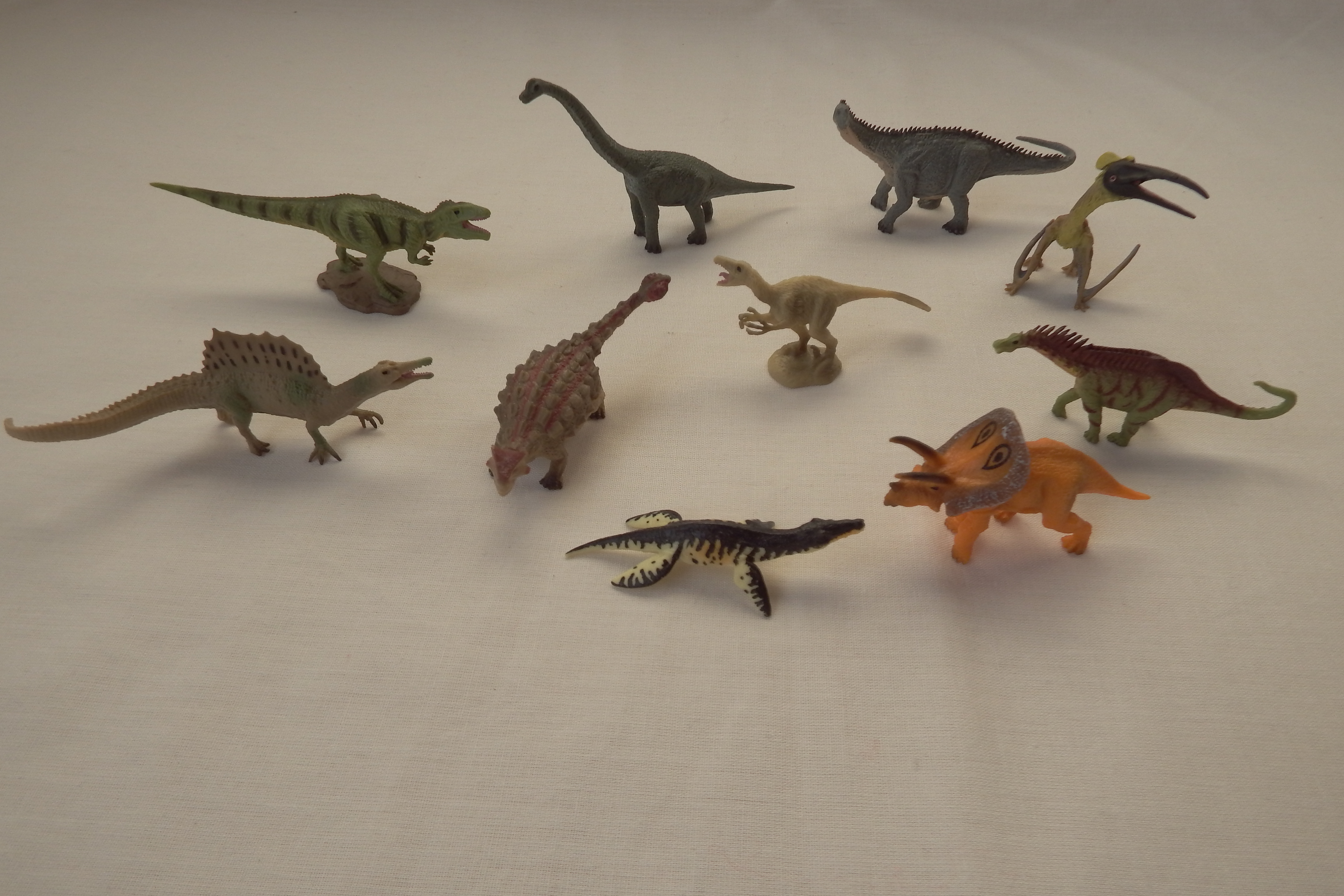 Mini dinosaurs set 1 average size L 8.5 H 4 cm | Montessori Pre-School ...